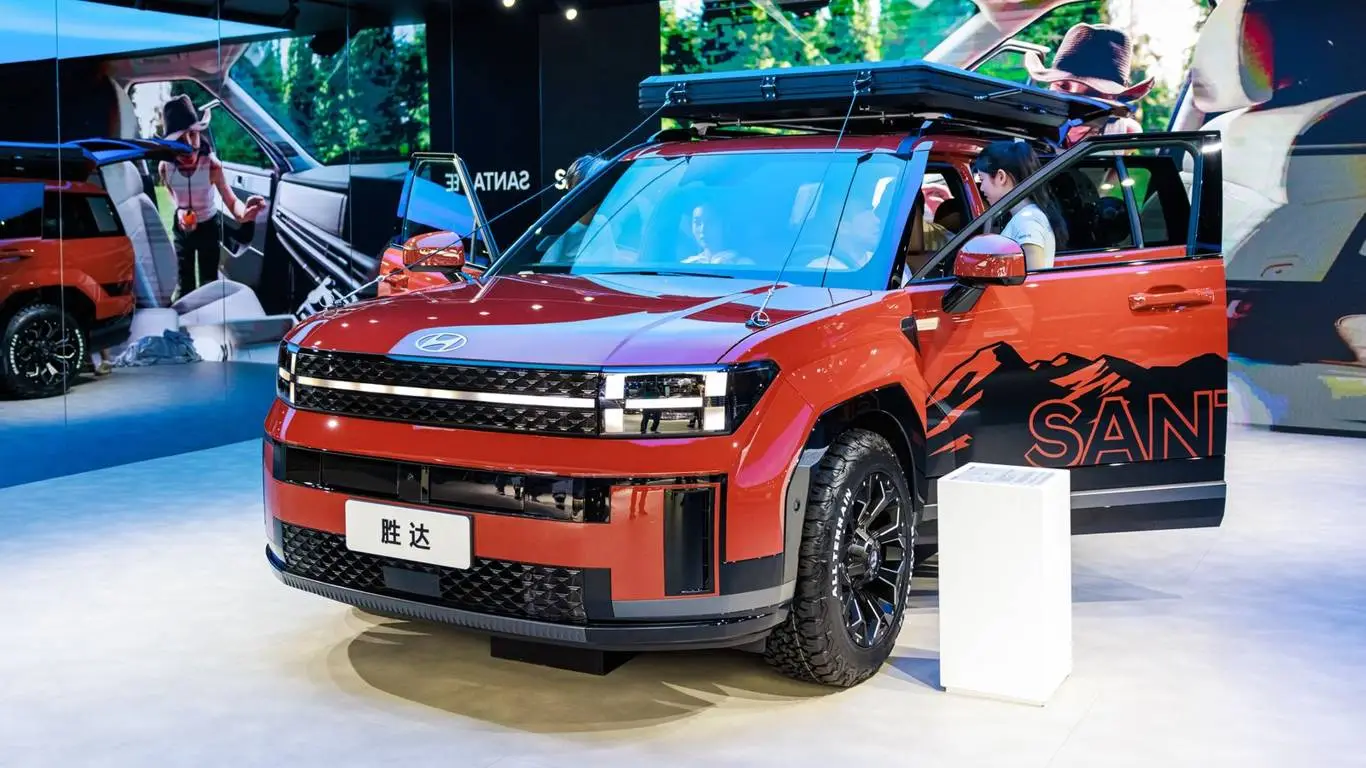 2027 Hyundai Santa Fe updates: modern interior and new EREV powertrain