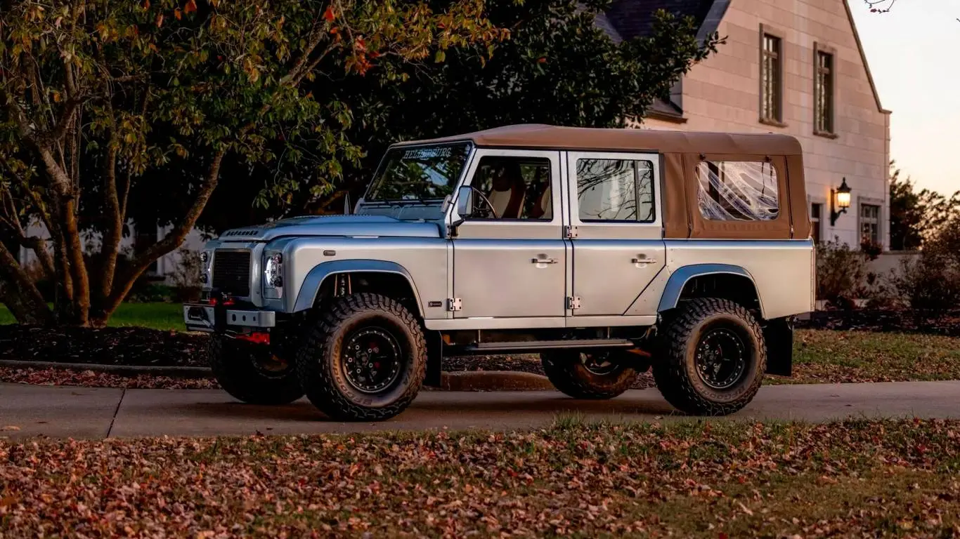 Helderburg unveils $393,000 Arvon restomod Land Rover Defender