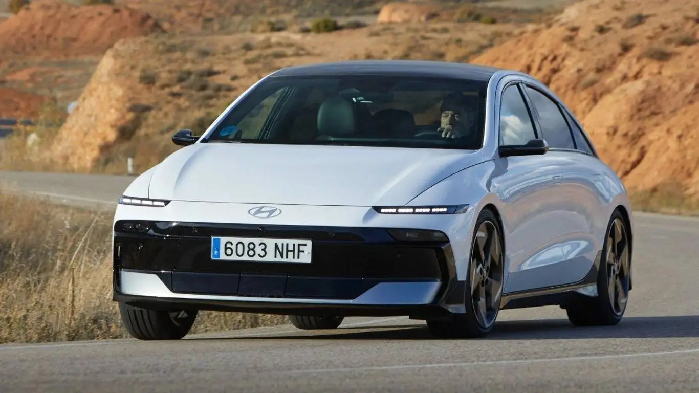 Hyundai IONIQ 6 2025: batterie 84 kWh et 680 km WLTP