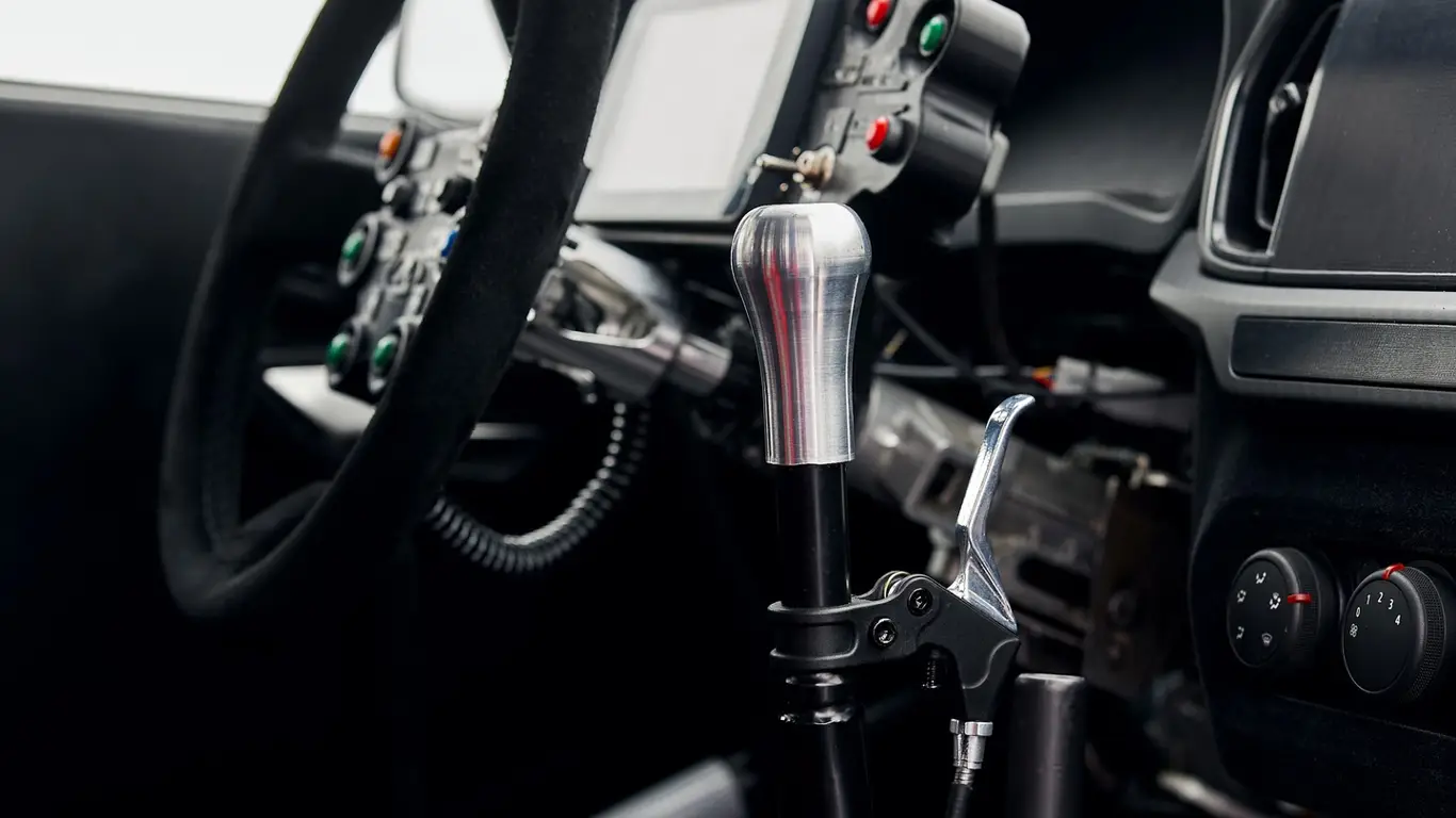 Совершенно новая LADA Iskra получила спортивную версию: 173 л.с. мощности и новые детали в комплекте