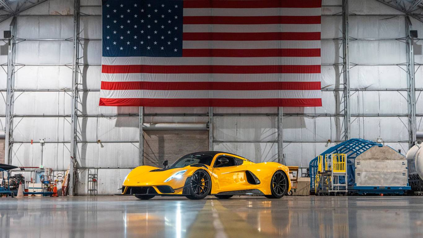 Самый мощный бензиновый автомобиль в истории: Hennessey Venom F5 выдал ...